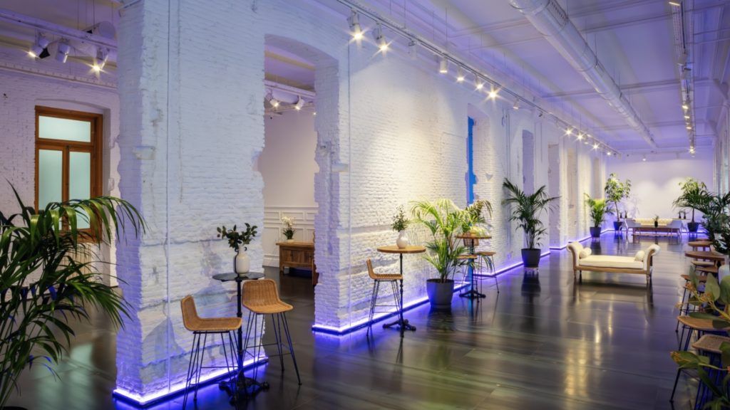 Espacio elegante para eventos - Sala White - Covarrubias The One