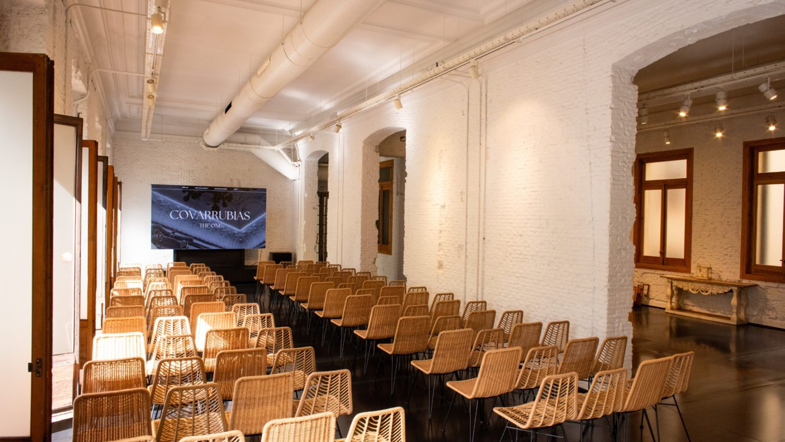 Espacio elegante para eventos - Sala White - Covarrubias The One