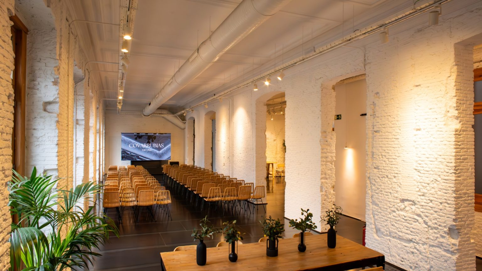 Espacio elegante para eventos - Sala White - Covarrubias The One